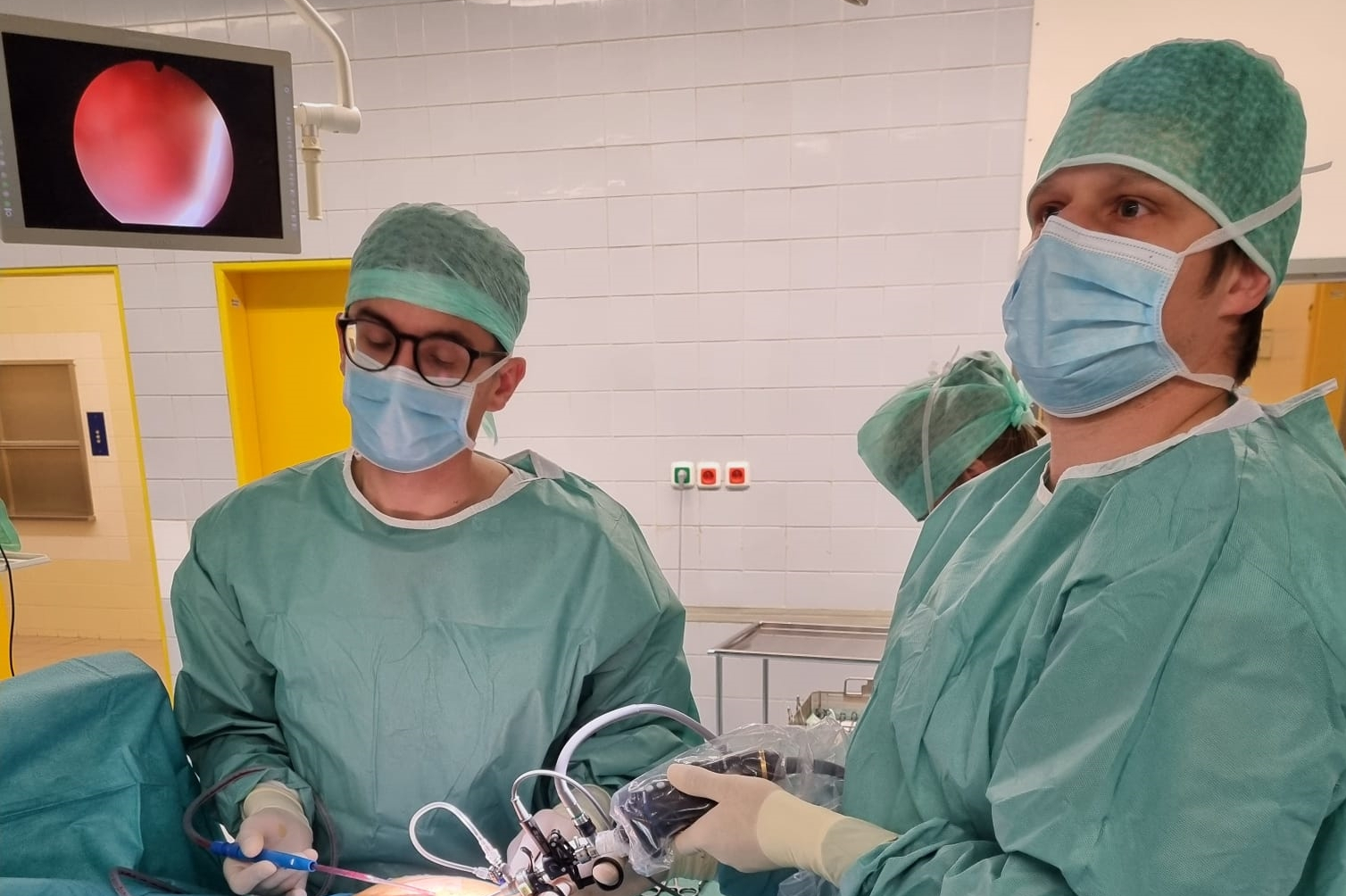 První zprávy - Domácí - Ústí: Dětští chirurgové odstraňují cysty u ...