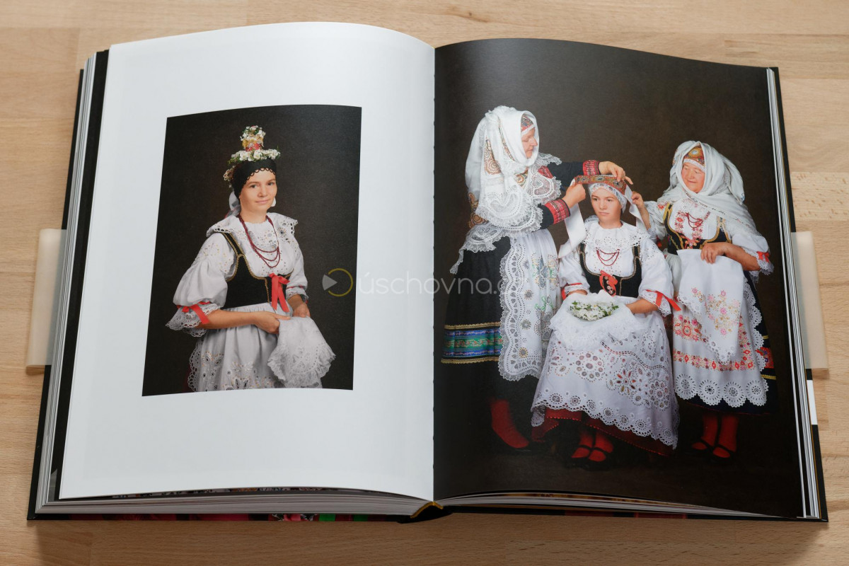 První zprávy - Domácí - Tradice v obrazech. Výstava fotografií Václava ...