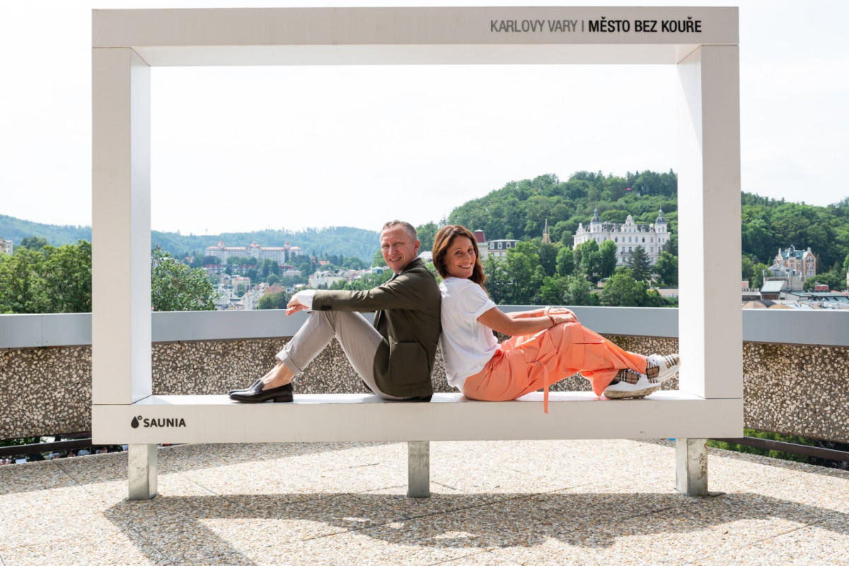 První zprávy - Domácí - Foto point jako „okno do Karlových Varů“