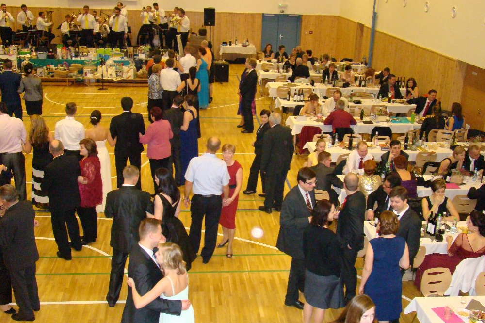 První zprávy - Domácí - Vínem proti zimě: Novoroční inspirace pro ...