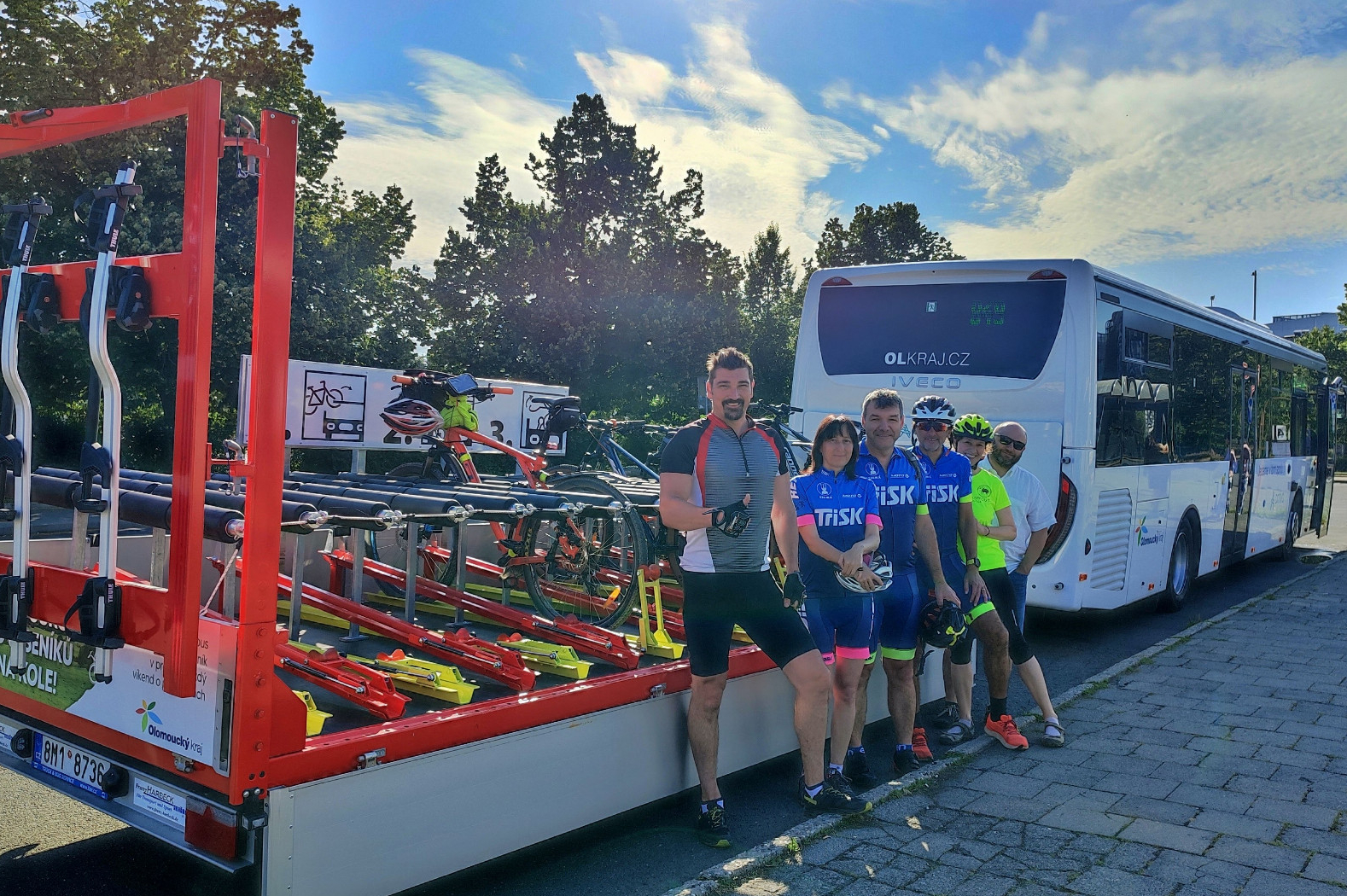 První zprávy - Domácí - Nový cyklobus vás sveze z Olomouce až na Konicko